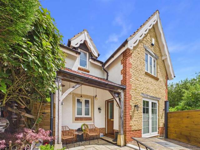 4 Bedroom Detached House