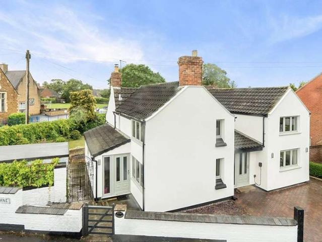 4 Bedroom Detached House