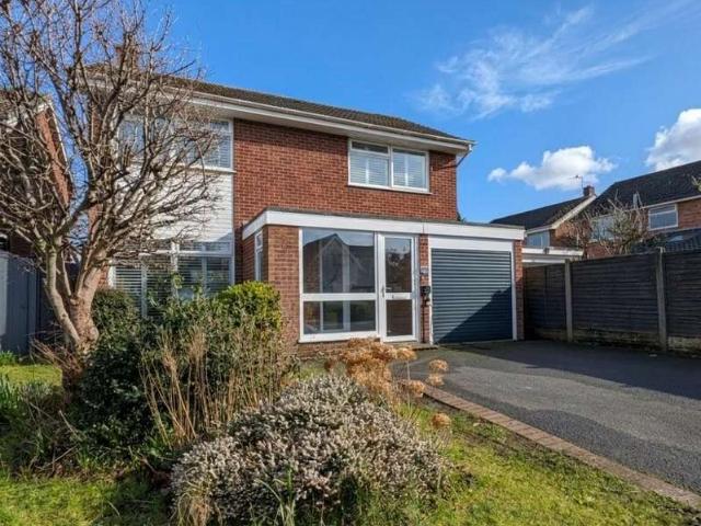 4 Bedroom Detached House