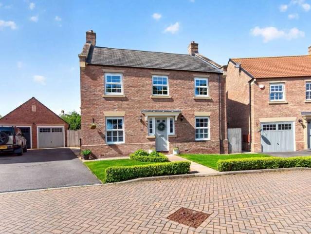 4 Bedroom Detached House