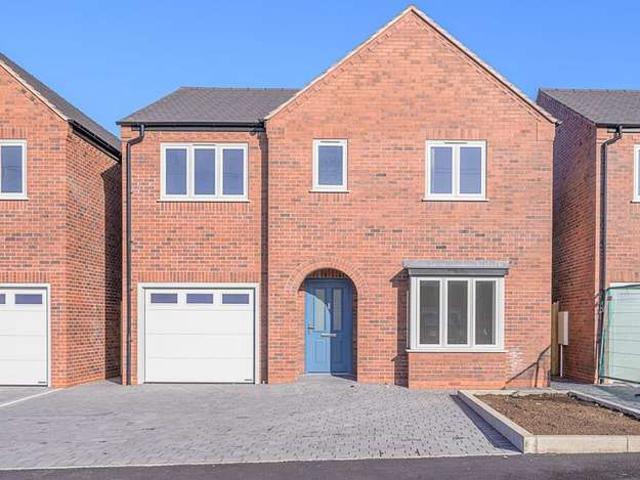 4 Bedroom Detached House