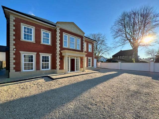 4 Bedroom Detached House