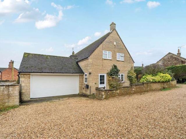 4 Bedroom Detached House