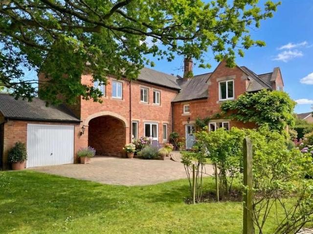 4 Bedroom Detached House
