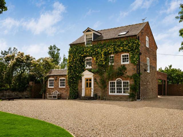 4 Bedroom Country House Character Property