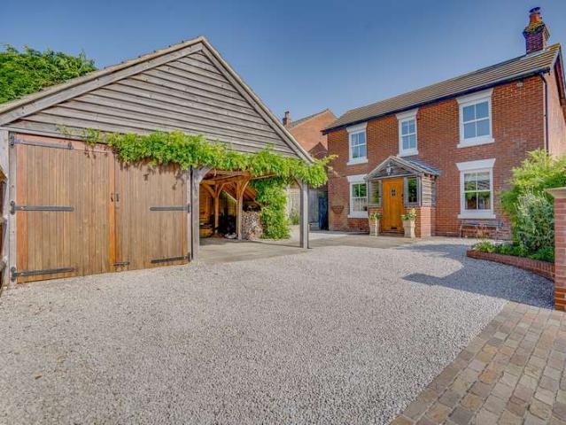 4 Bedroom Detached House