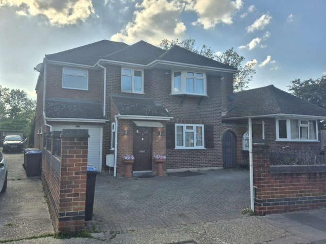 4 Bedroom Detached House