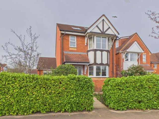 4 Bedroom Detached House
