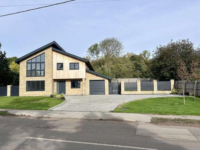 4 Bedroom Detached House
