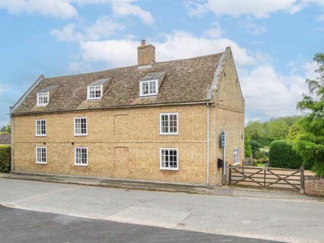 4 Bedroom Detached House