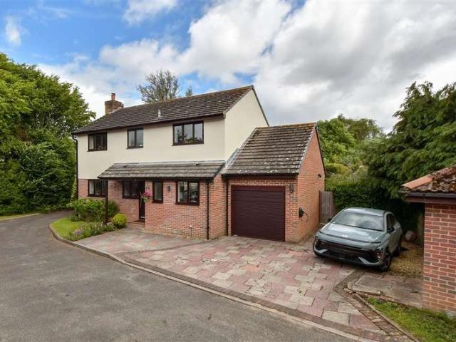 4 Bedroom Detached House