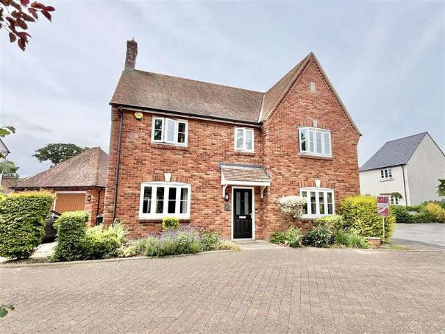 4 Bedroom Detached House