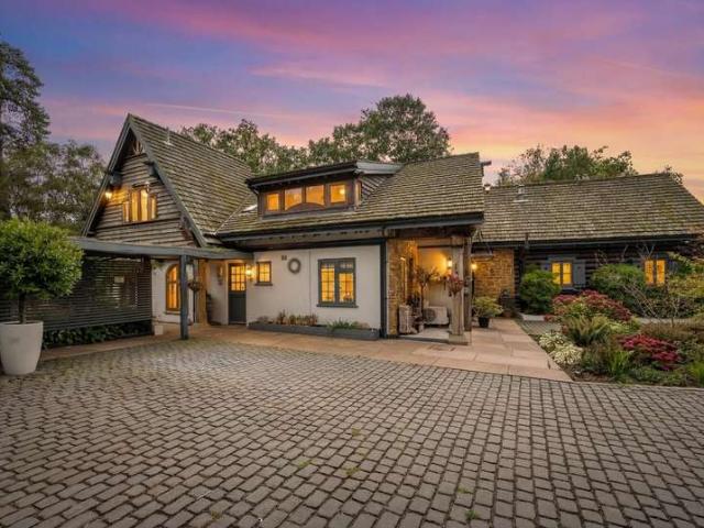 4 Bedroom Detached House