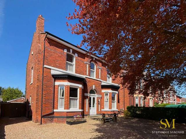 4 Bedroom Detached House