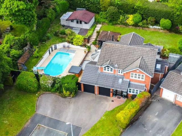 4 Bedroom Detached House