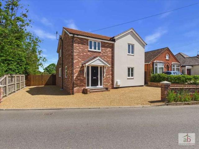 4 Bedroom Detached House