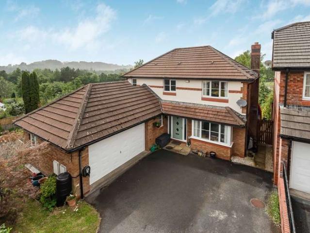 4 Bedroom Detached House