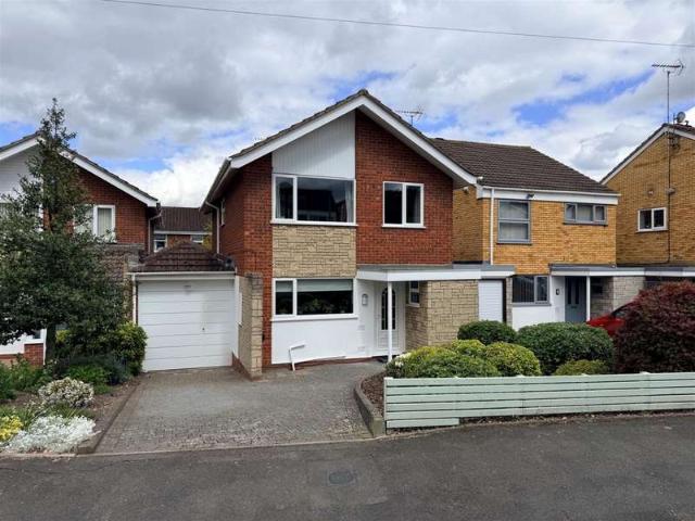 4 Bedroom Detached House