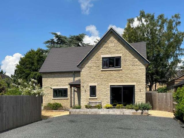 4 Bedroom Detached House