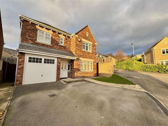 4 Bedroom Detached House