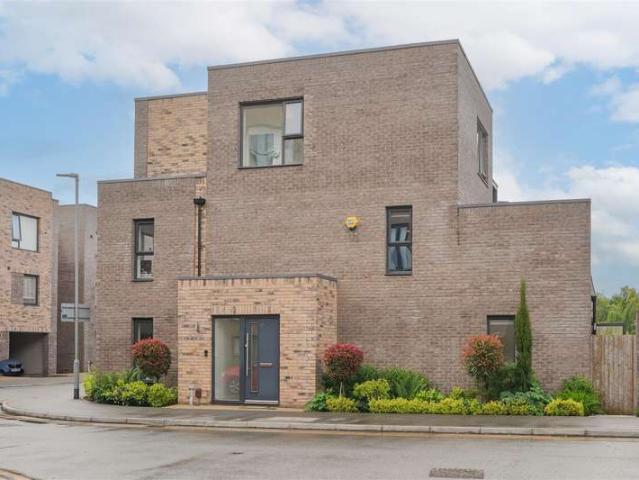 4 Bedroom Detached House