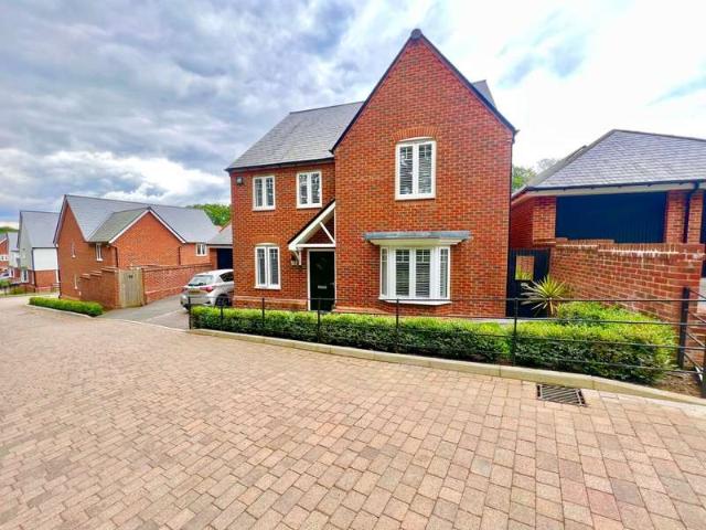 4 Bedroom Detached House