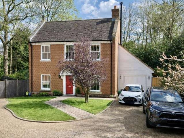 4 Bedroom Detached House
