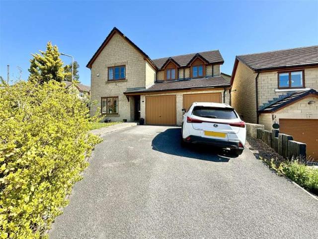 4 Bedroom Detached House