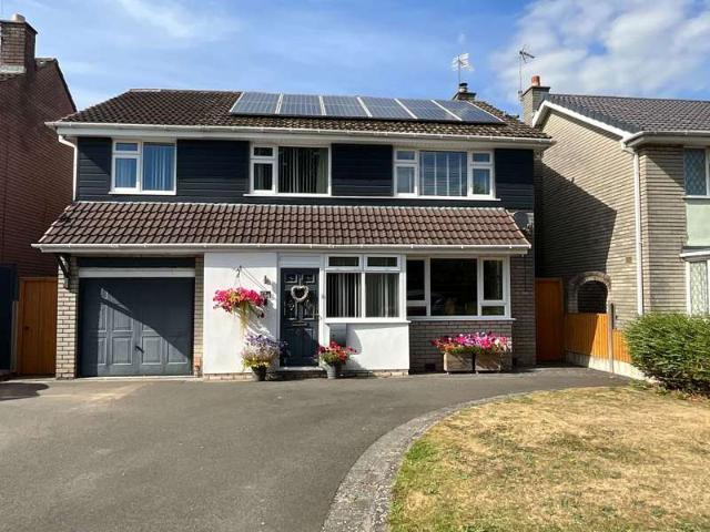 4 Bedroom Detached House