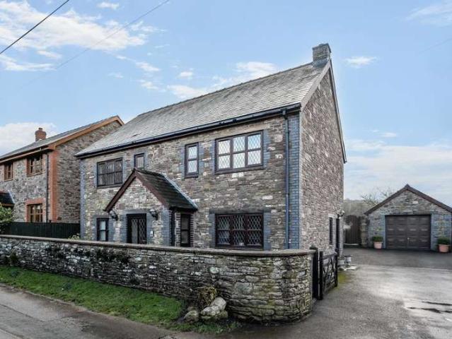 4 Bedroom Detached House