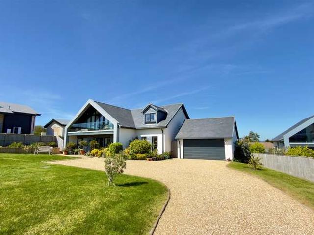 4 Bedroom Detached House