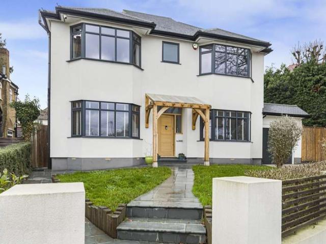 4 Bedroom Detached House