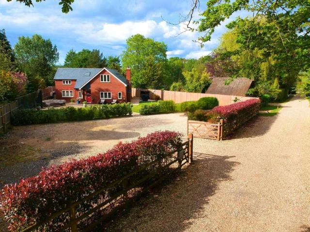 4 Bedroom Detached House