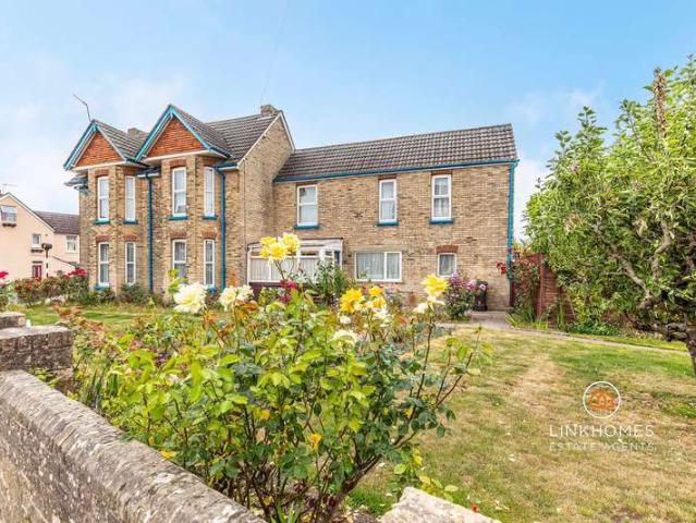 4 Bedroom Detached House