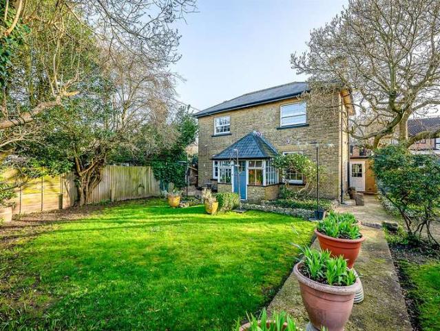 4 Bedroom Detached House