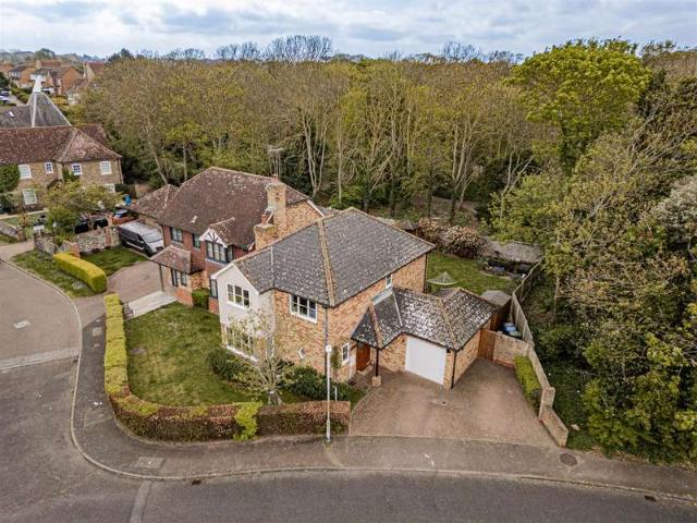 4 Bedroom Detached House