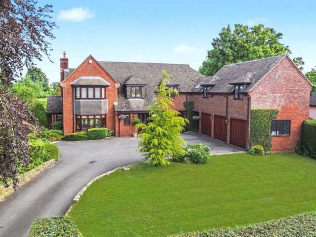 4 Bedroom Detached House