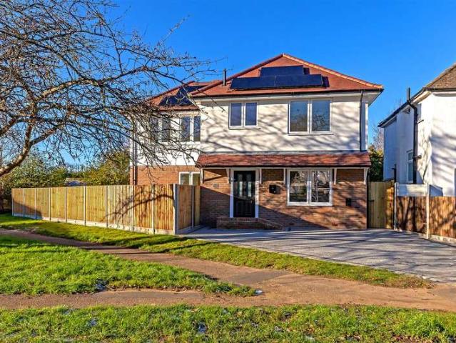 4 Bedroom Detached House