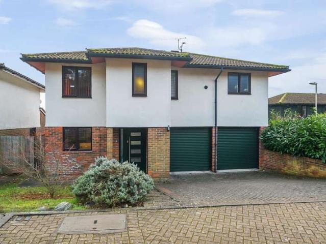 4 Bedroom Detached House