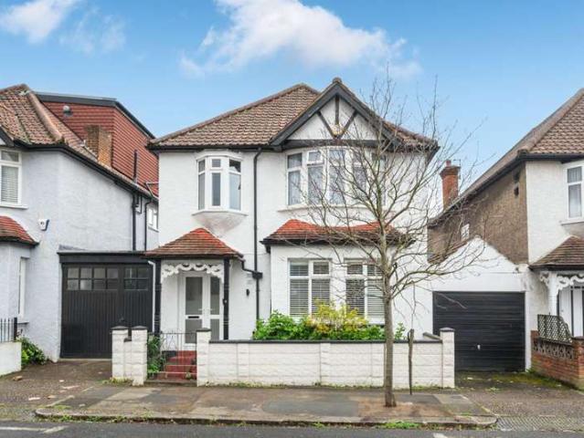 4 Bedroom Detached House