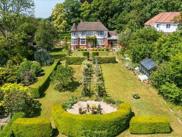 4 Bedroom Detached House