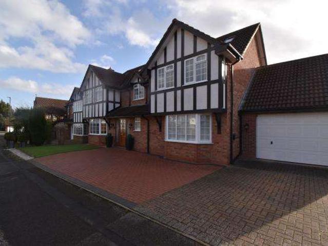 4 Bedroom Detached House