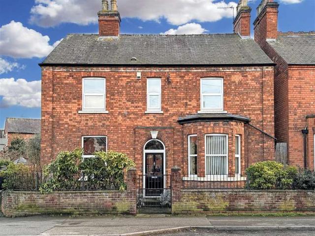 4 Bedroom Detached House