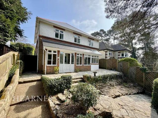 4 Bedroom Detached House