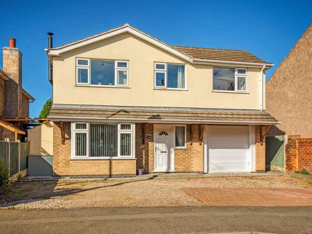 4 Bedroom Detached House