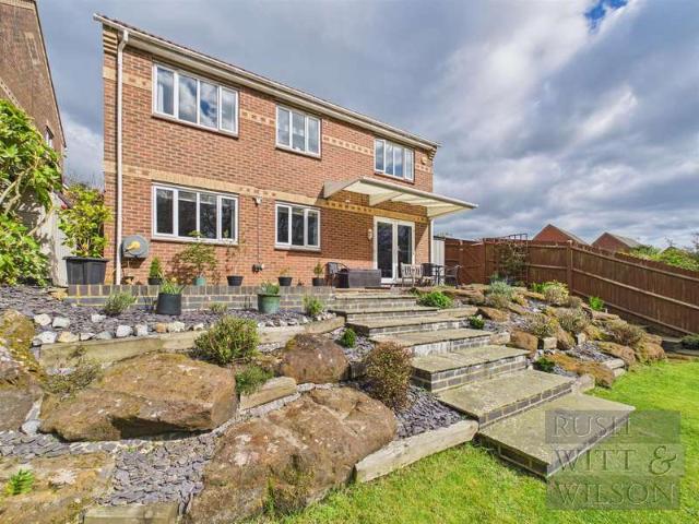 4 Bedroom Detached House