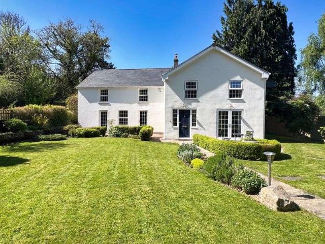 4 Bedroom Detached House