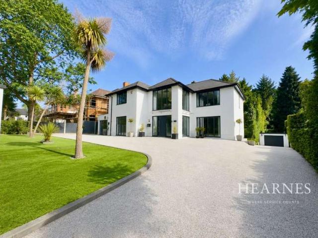 4 Bedroom Detached House