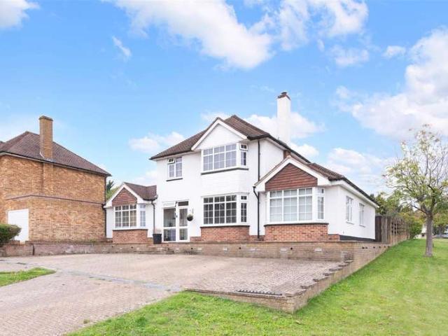 4 Bedroom Detached House