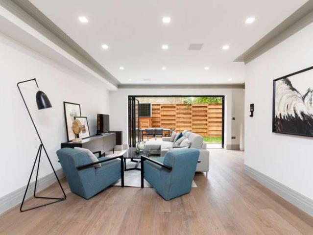 4 Bedroom Detached House
